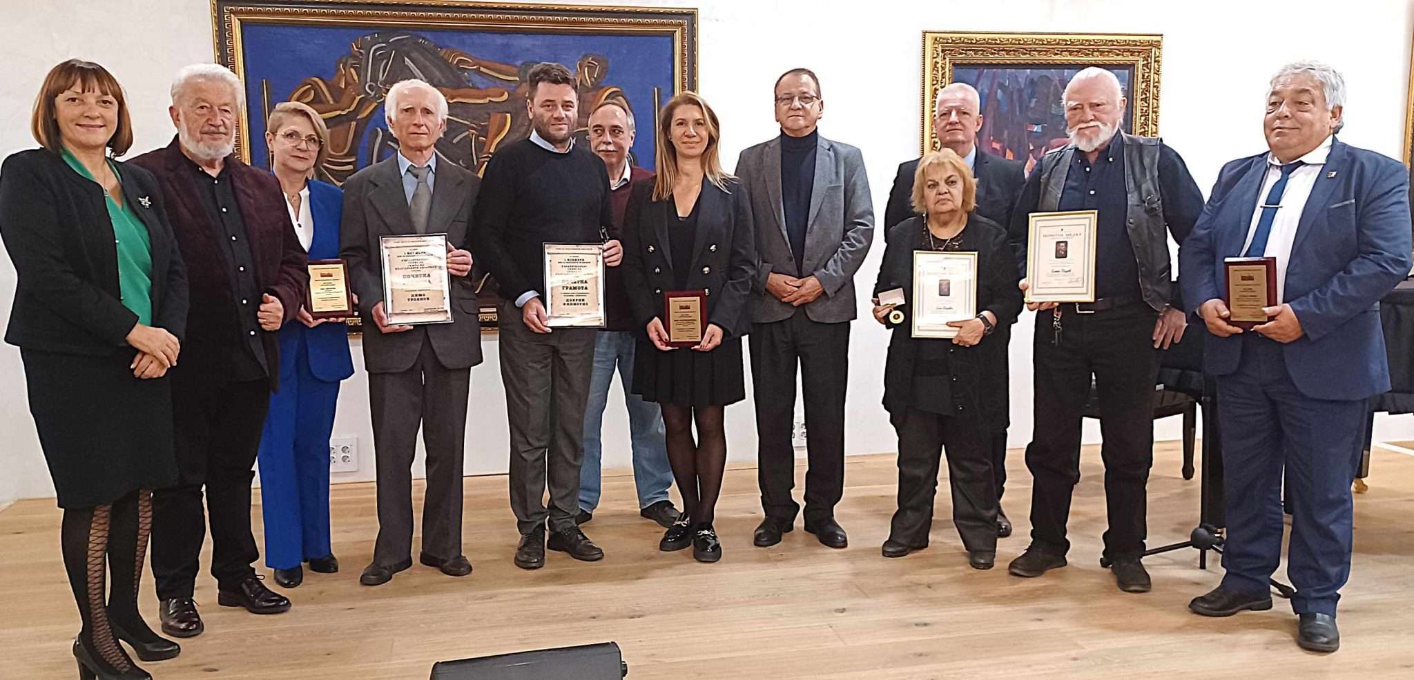 HRVATSKI KNJIŽEVNICI TOMISLAV MARIJAN BILOSNIĆ I ROBERT BACALJA ...